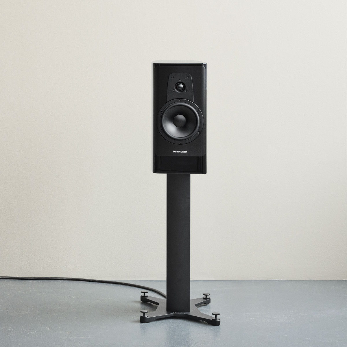 Dynaudio Contour 20 Black Edition premium bookshelf zvučnik